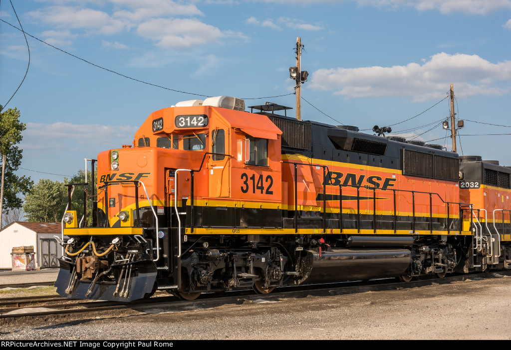 BNSF 3142, rebuilt as EMD GP25, ex BN GP50, at Eola Yard